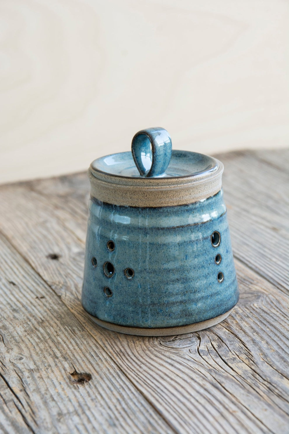 Pottery White Garlic Keeper - Keep Your Garlic Fresh and Organized ...